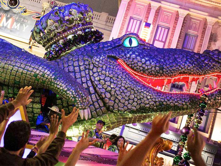 King-Gator-Parade-Float-at-Universals-Mardi-Gras - Spreading Magic